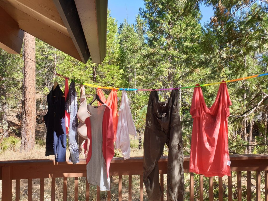 TRAVEL ESSENTIAL: SLIDE N DRY – PEGLESS CLOTHESLINE – Love Your Travels